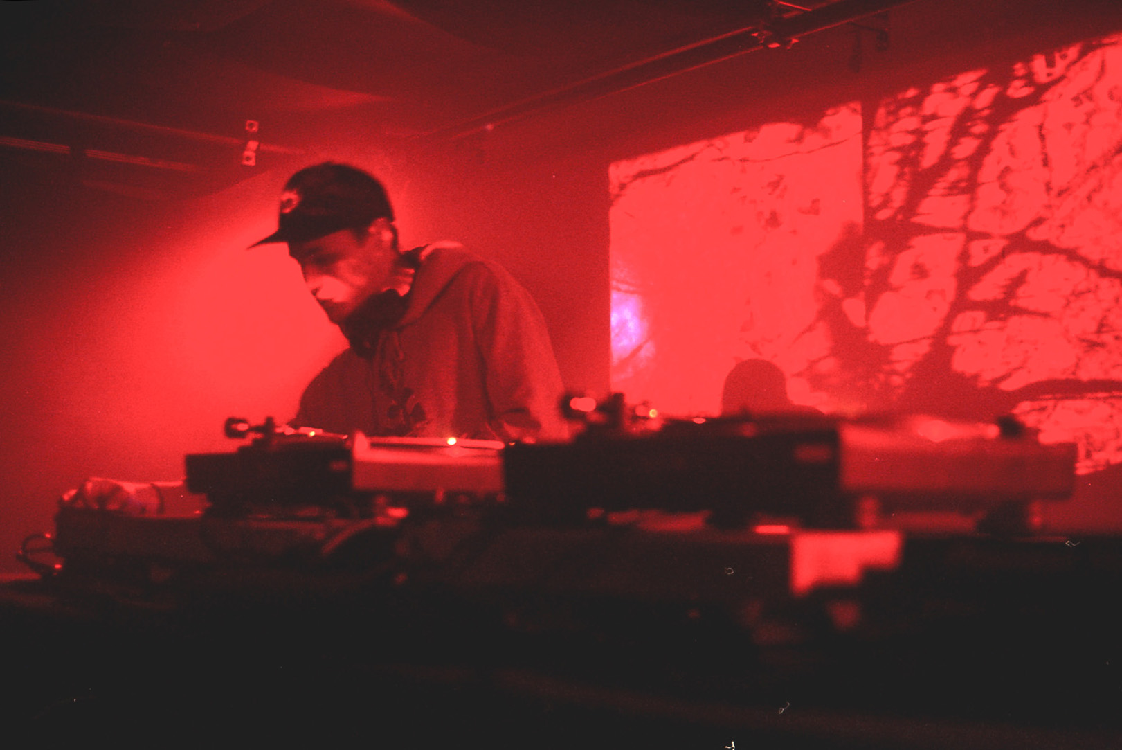 Premiere: WZ - Tripod (PONDLIFE011)