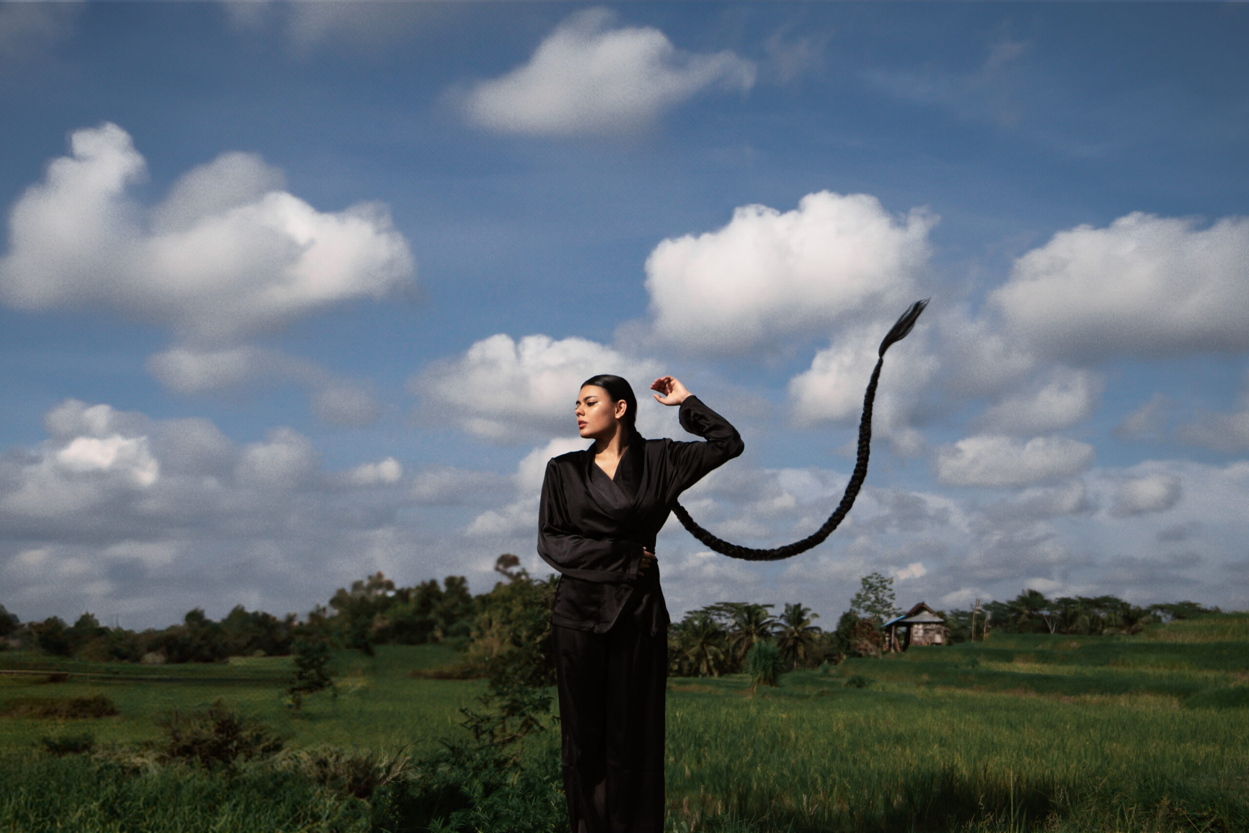 Noé Solange explores unique instrumentation & influences on stunning ...