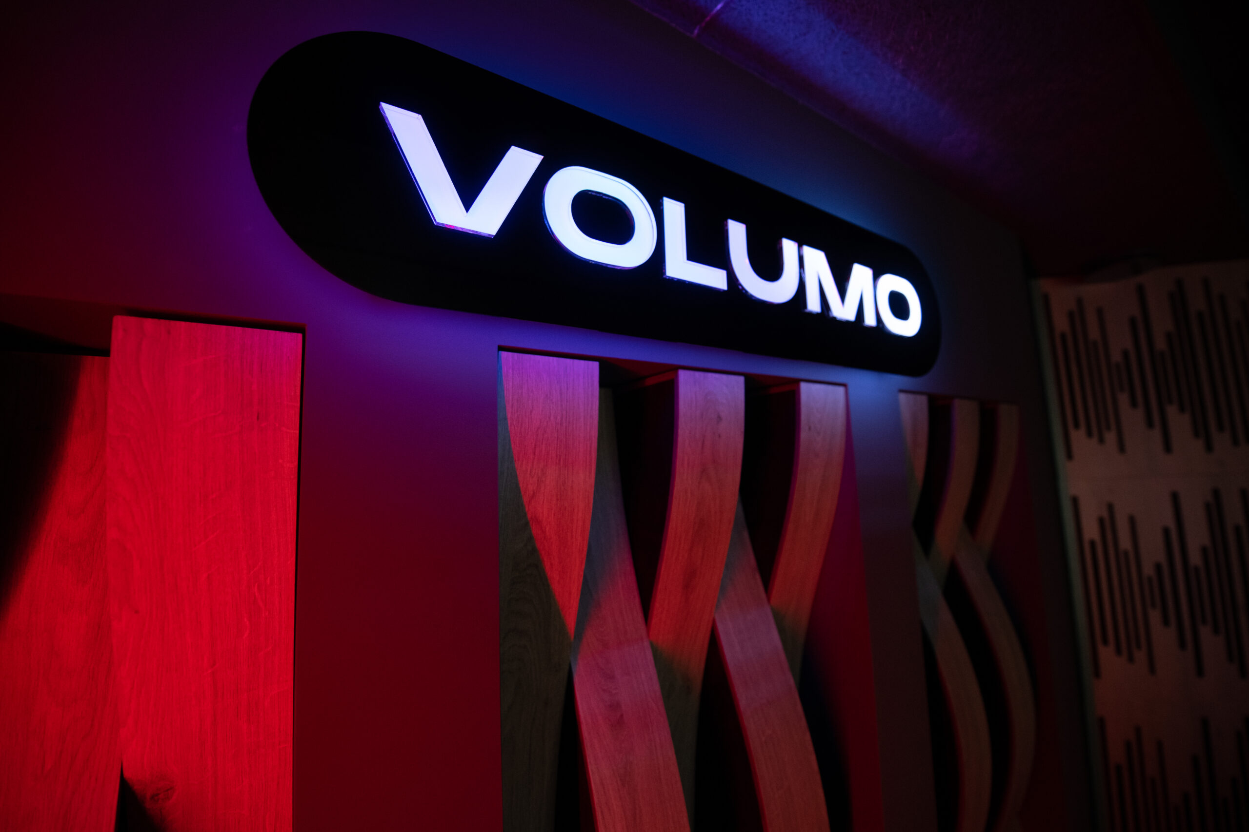 Volumo Revolutionizes Electronic Music Scene, Champions Emerging Talent with Innovative DJ ...