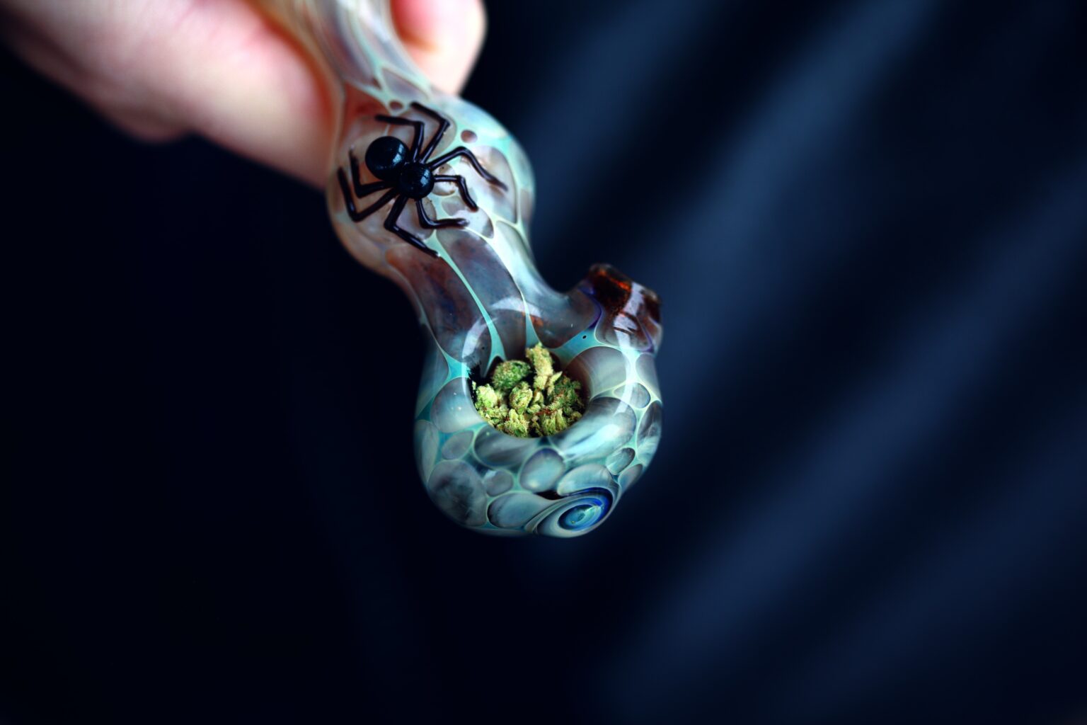 How To Pack A Bowl: Everything You Need To Know About Loading A Bowl Of ...