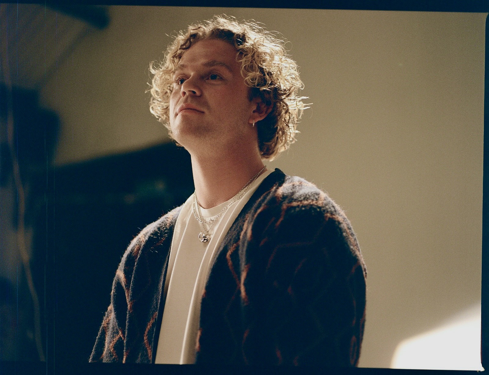 Jorge expertly blends raucous indie & rap on powerful new single "Ruckus"