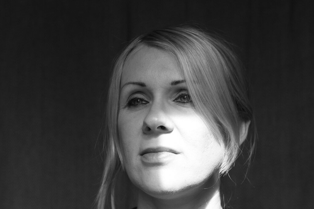 Lights/Out Exclusive: Monya Announces 'Straight Ahead LP' Via Hands ...