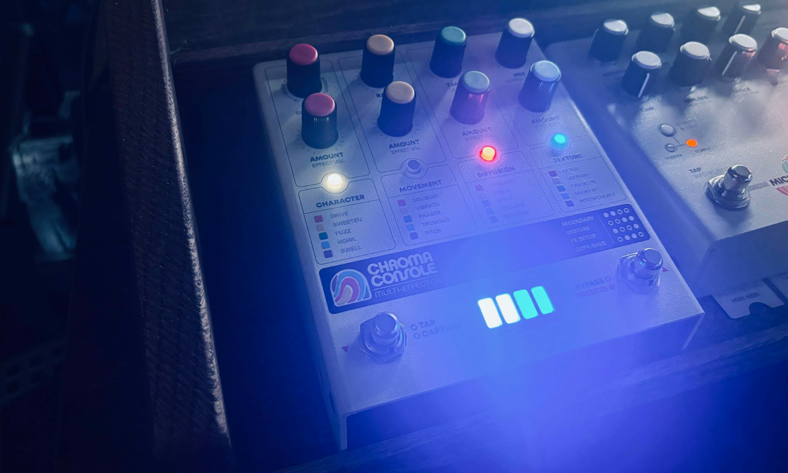 Hologram Chroma Console Review: Hands Down Our Favorite Effects Pedal ...