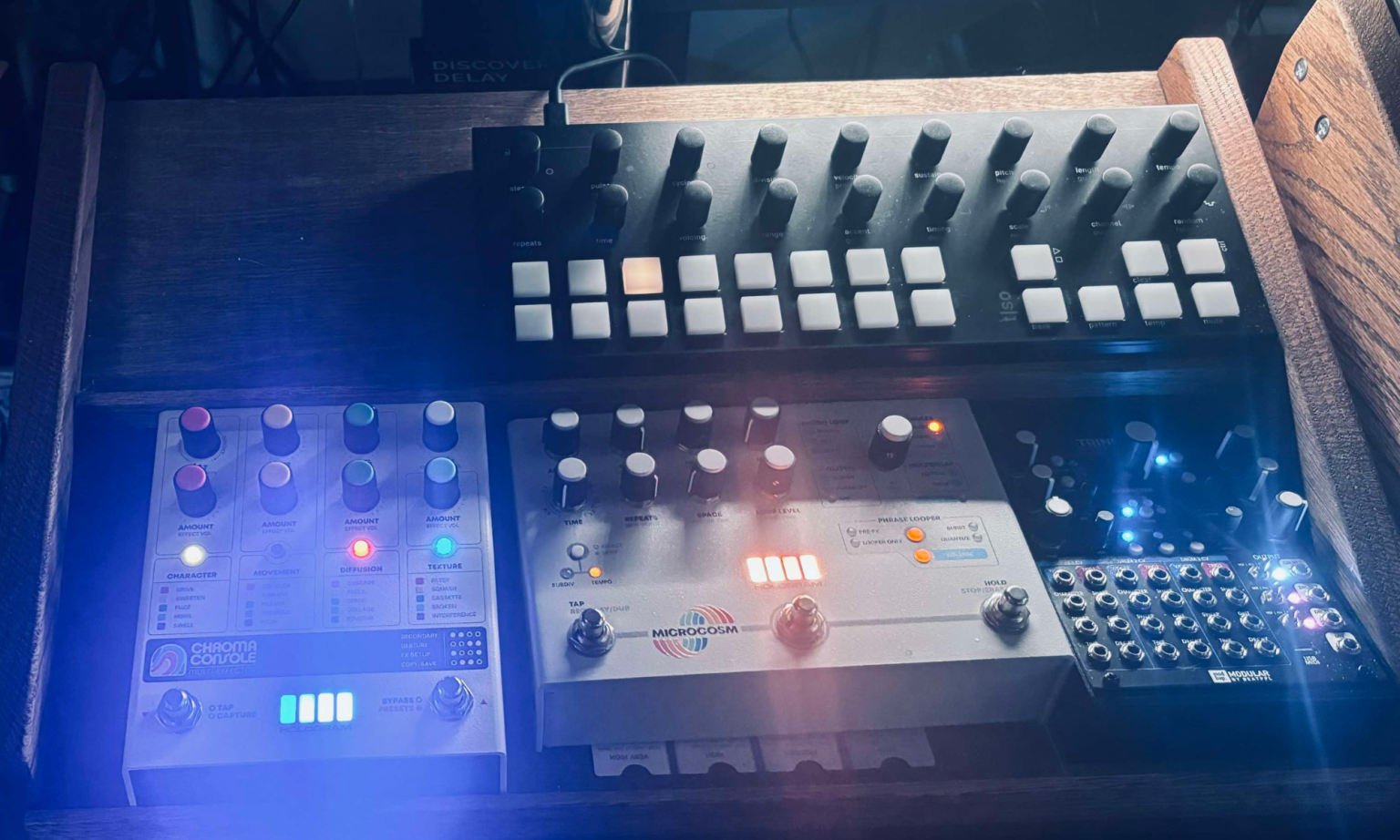 Hologram Chroma Console Review: Hands Down Our Favorite Effects Pedal ...