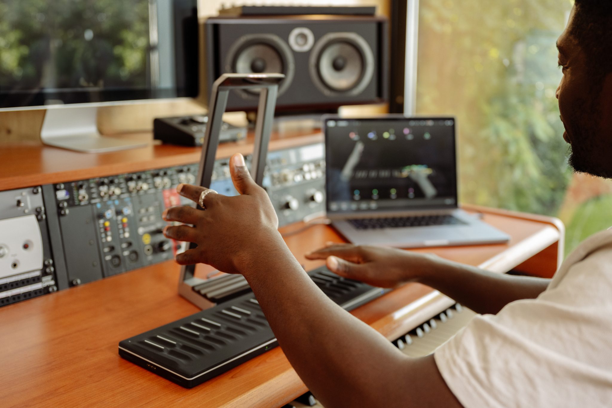 ROLI Takes Music Creation to the Next Level with the New Airwave: A ...
