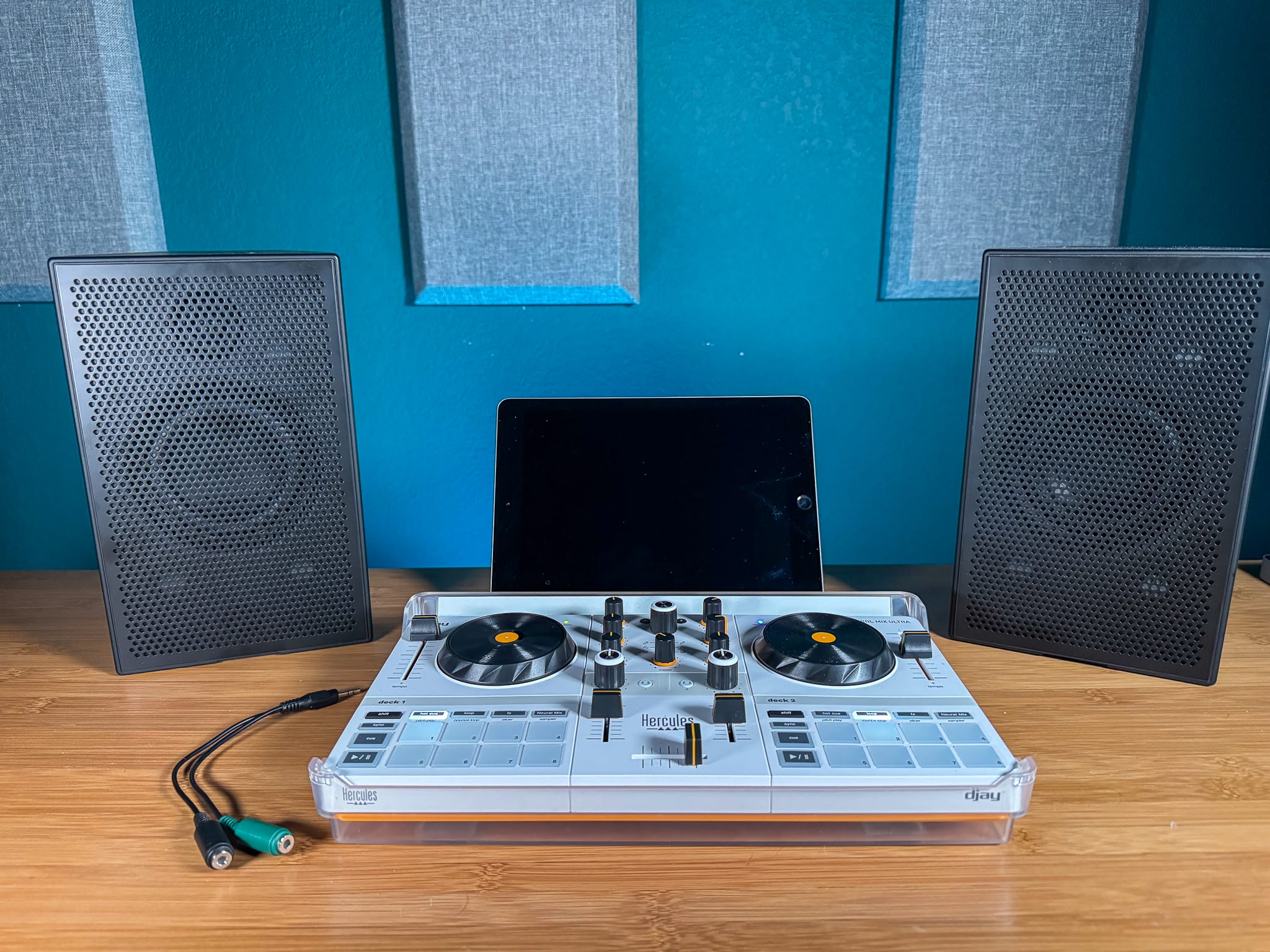 Hercules DJControl Mix Ultra Review: The Ultimate Wireless DJ ...