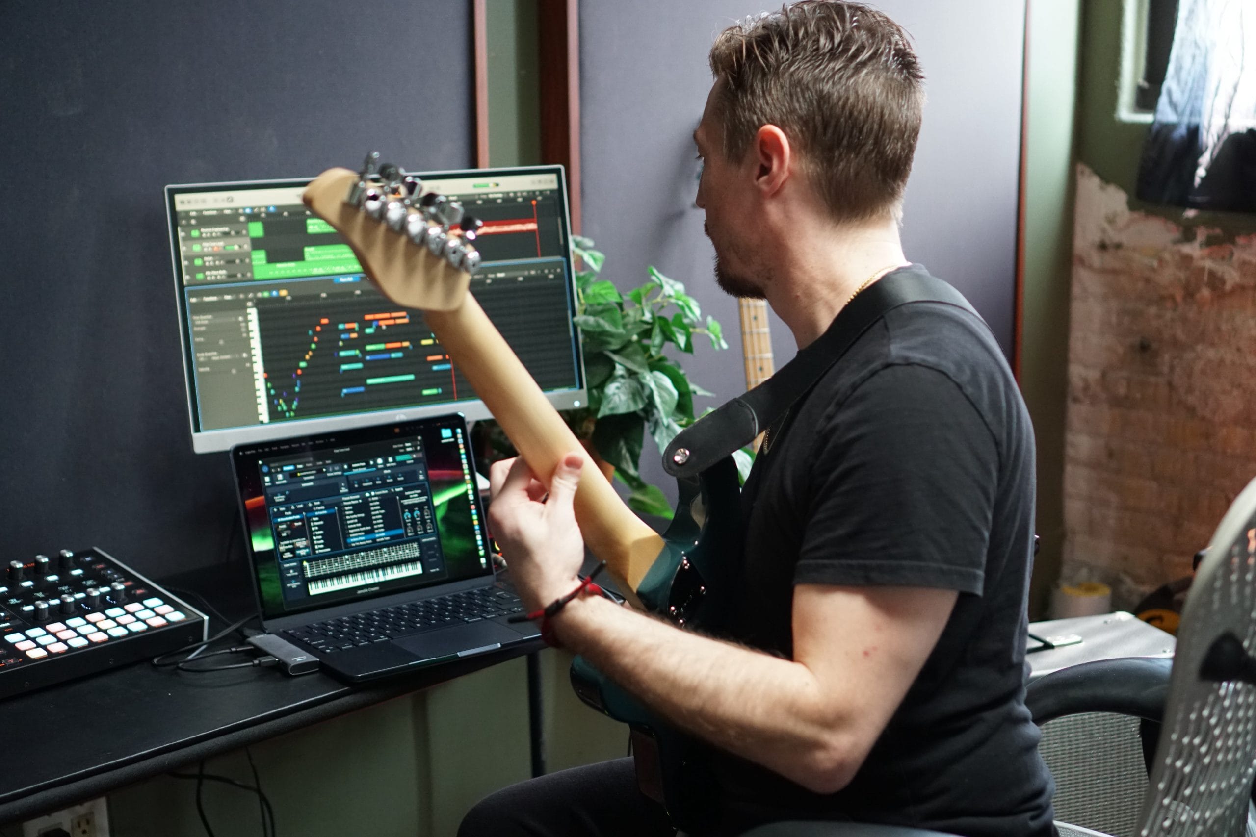 Jamstik Launches $479 Core MIDI Guitar on Kickstarter - Magnetic Magazine